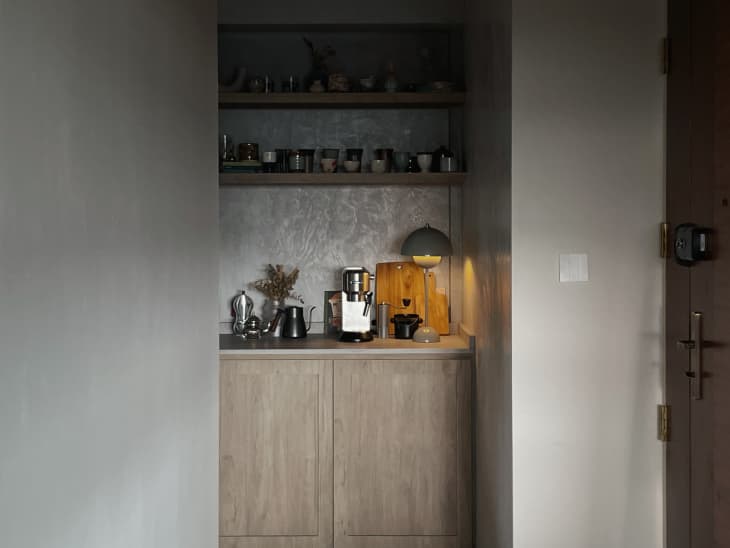 Tour a 735-Square-Foot Apartment in Singapore — Photos | Apartment Therapy